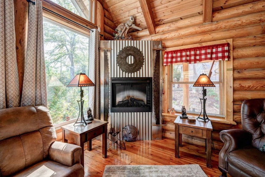 Stunning Cabin Minutes From Shasta Lake - Shasta Lake, CA