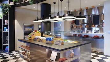 Café da manhã com buffet todos os dias (USD 23.00 por pessoa)