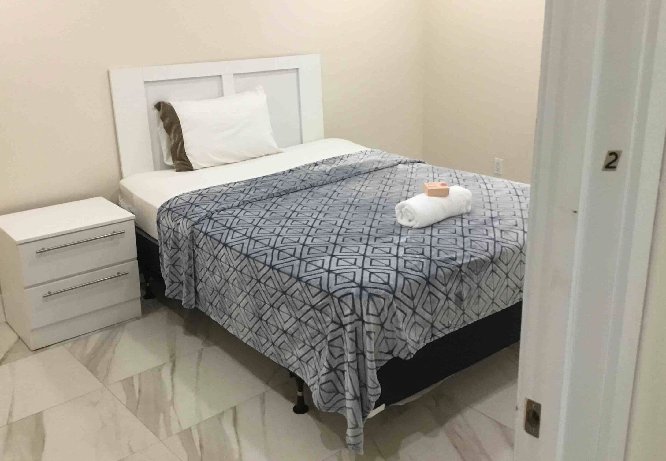 Walking Distance To Hialeah Hospital And Súper Markets Pretty Much Anything You - Caribbean