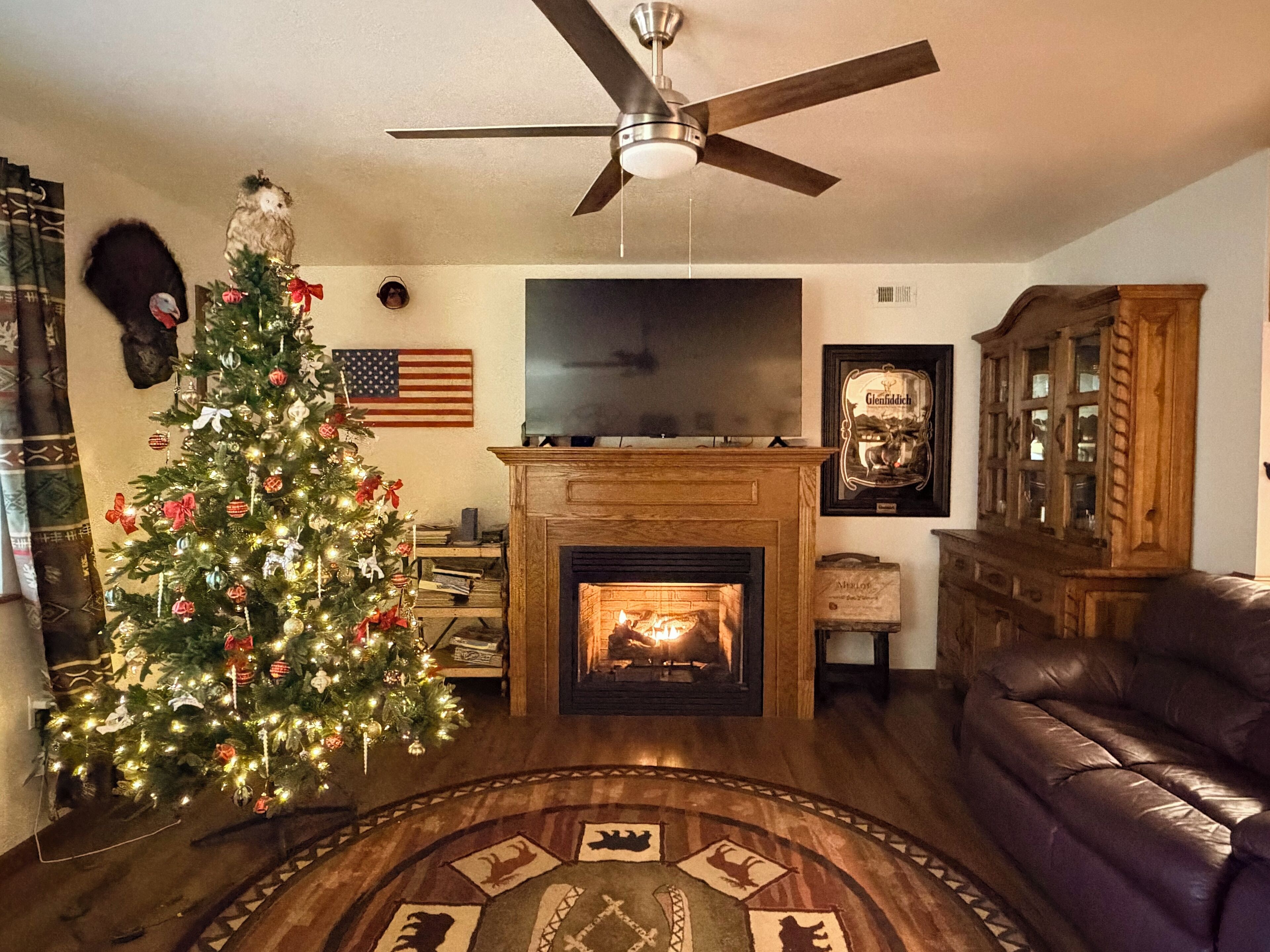 Trout Creek Getaway.  2 Bedroom, 2 Bathroom Cabin On The Creek With Hot Tub! - Carolina del Norte