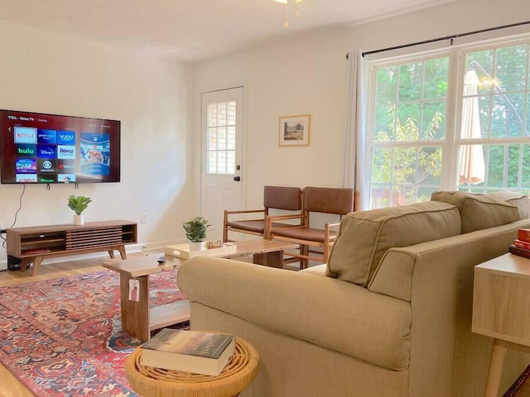 Cozy Townhome With Two King And One Queen Beds - Cartersville, GA
