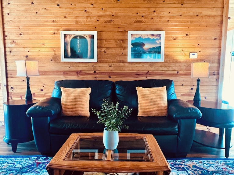 Spacious Cabin With Beautiful Sunsets In The Heart Of Hiking And Wine Country - Illinois