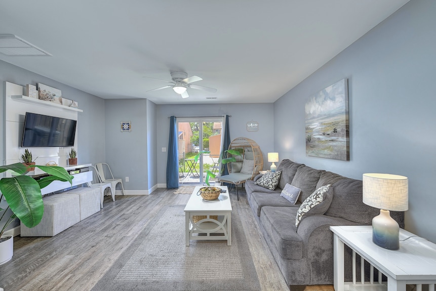 Firebird Townhouse #12 - 2 Br/2.5ba Short Walk To Beach - Myrtle Beach, SC