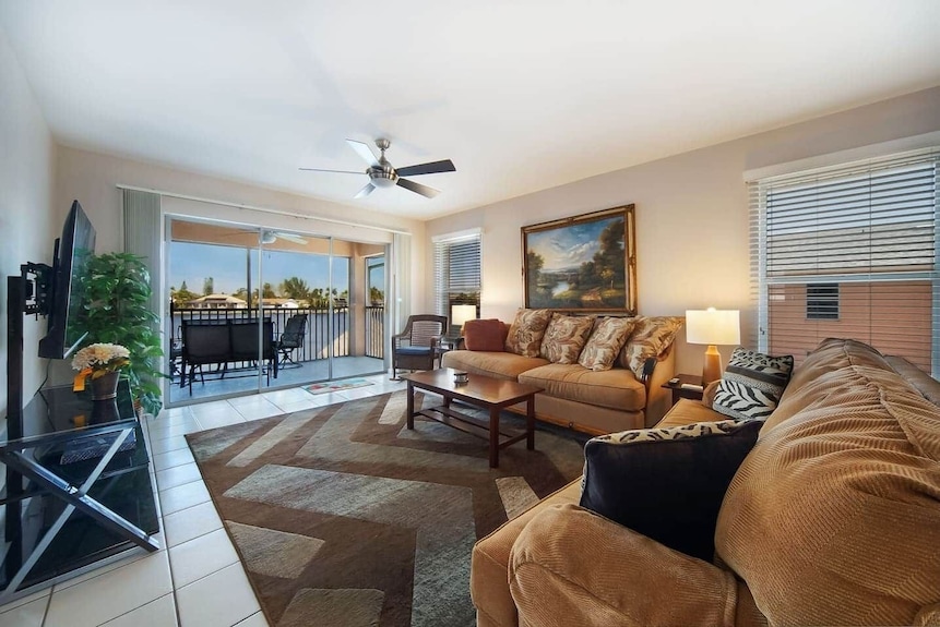 Casa Laura Unit D - Lake Louise With A Private Pool - Sanibel Island, FL