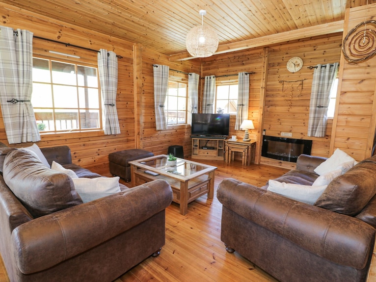 Sun View Lodge, Family Friendly, With Hot Tub In Llanbedr - Harlech