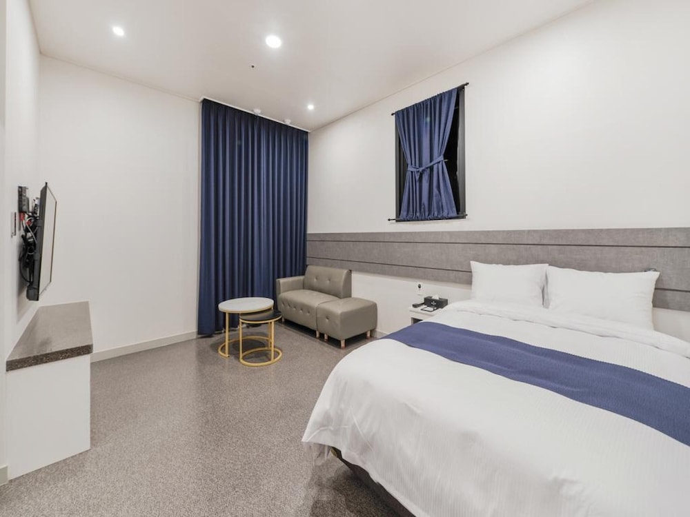 Jeju Sunstay Hotel - Jeju