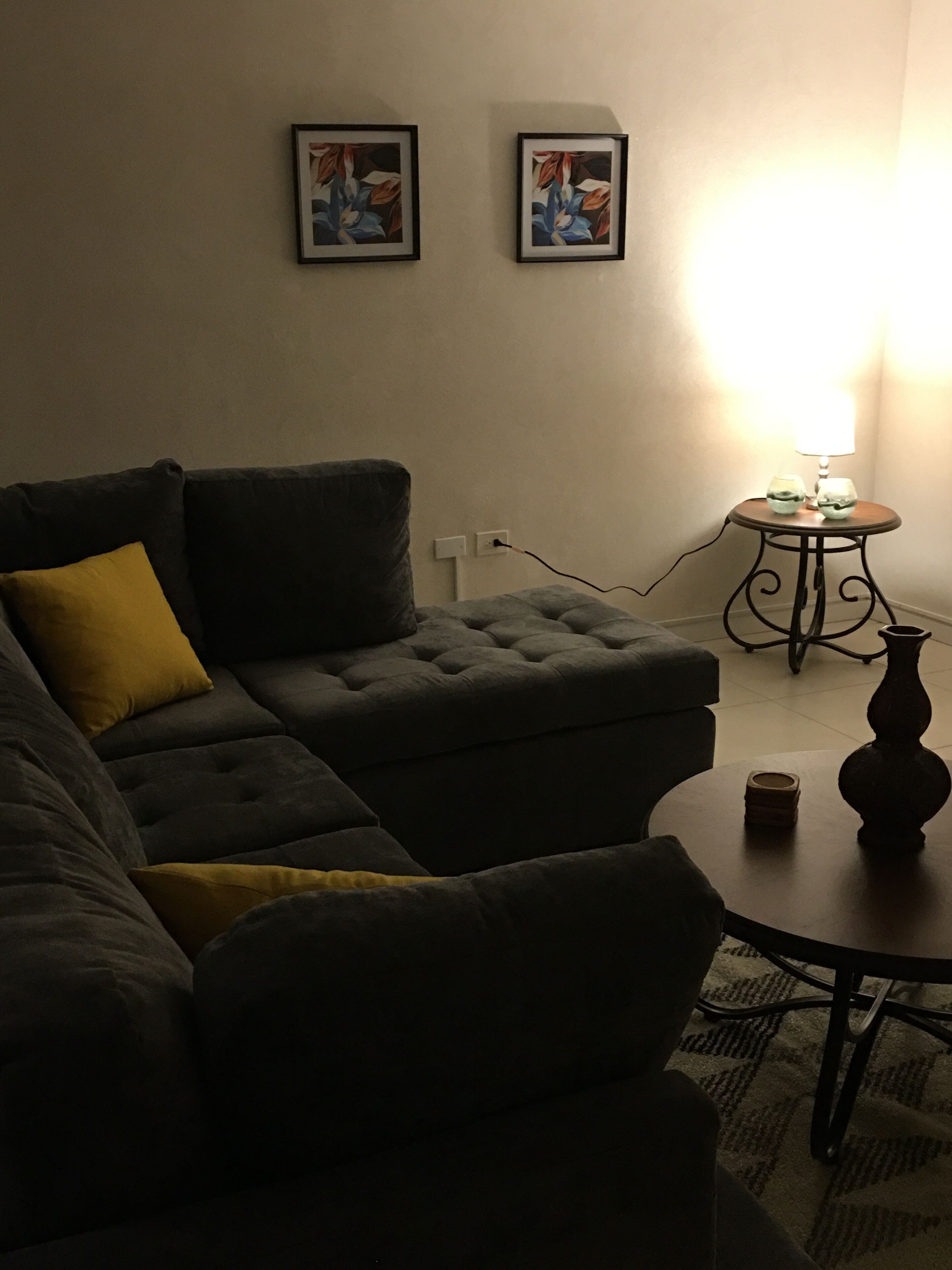 Beautiful Gated Spacious Condo 5 Minute Walk To Beach, Restaurants And Hip Strip - Montego Bay