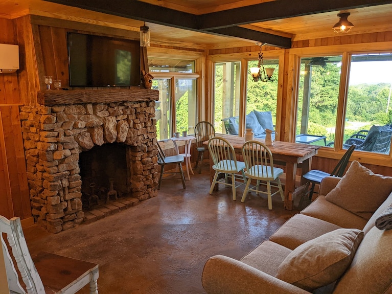 Fuller View Cabin - A Mountain Cabin Overlooking Sweet Home Alabama! - Alabama