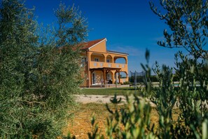 Villa, fumadores | Exterior
