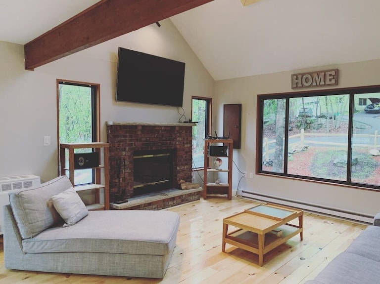 Nice Cabin In The Poconos Mountain (Saw Creek Est) - Pennsylvania