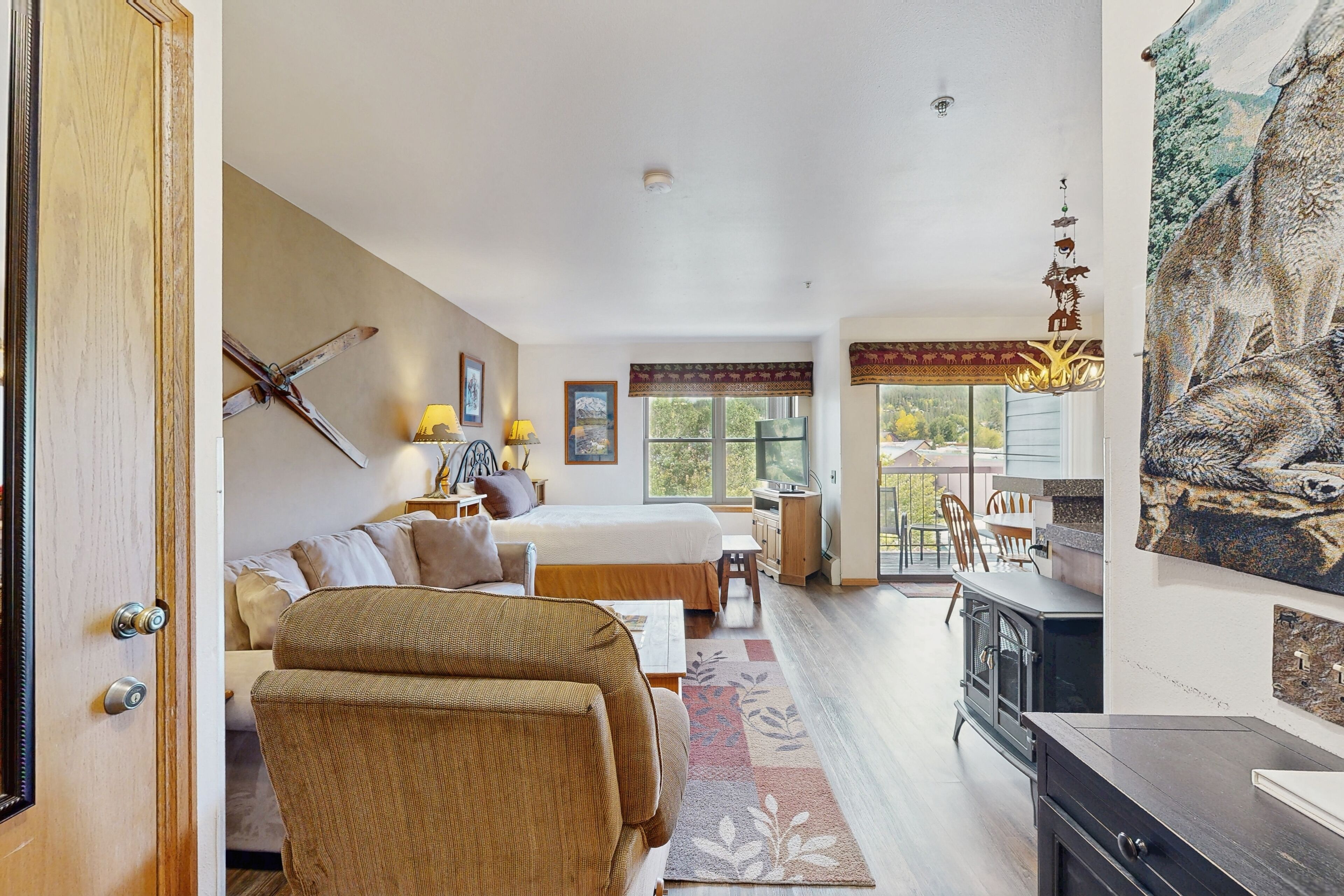 Lovely Studio With Full Kitchen, Private Balcony, Pool/hot Tub, & Fast Wifi - Breckenridge, CO