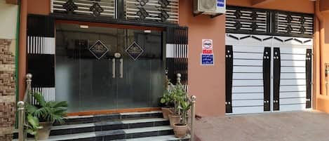 Entrada do alojamento
