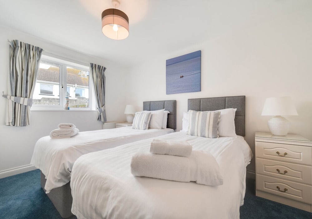 Loveday - Two Bedroom Apartment, Sleeps 4 - Praa Sands