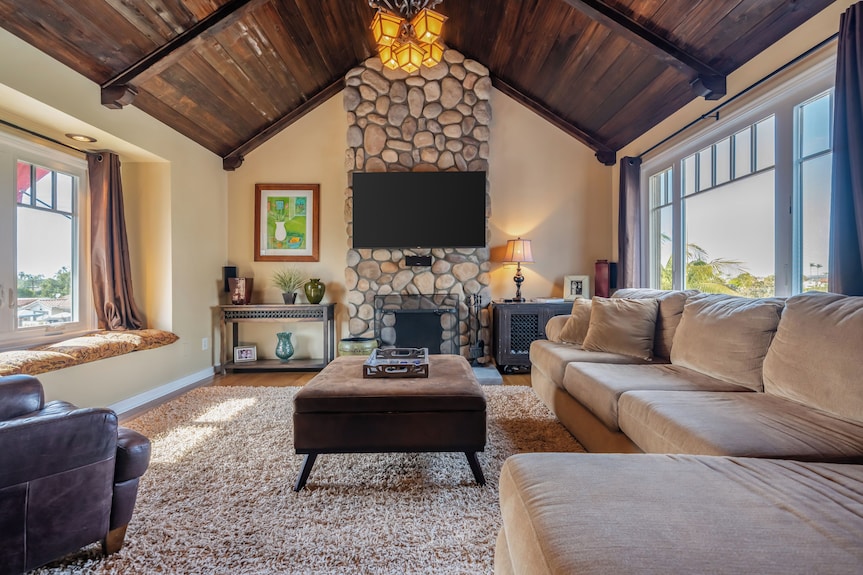 The Kensington Canyon Estate- A Spacious Historic Resort Style Tudor Retreat - SDSU, San Diego