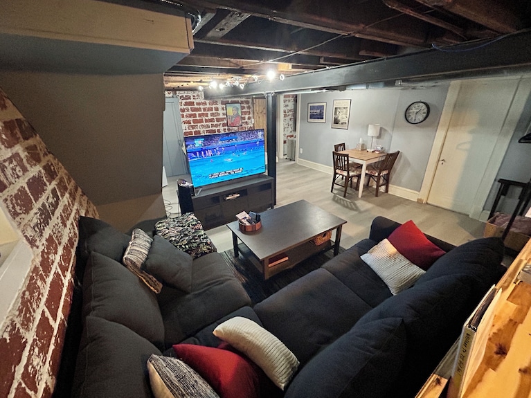 Welcoming And Light Ground Floor Studio Short Walk To Dwnt Silver Spring & Metro - Maryland (State)