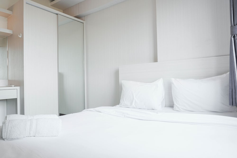 Luxury 2br At Cinere Resort Apartment - Jakarta