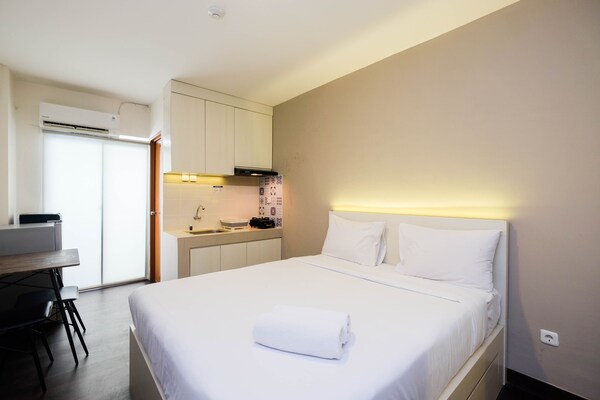 Cozy Living Studio Room At Cinere Resort Apartment - Jakarta