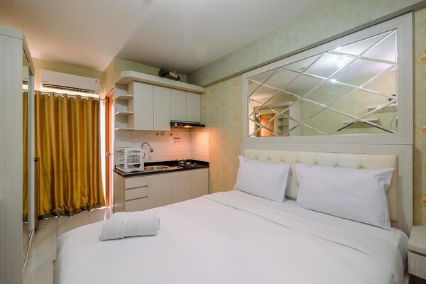 Relax And Homey Studio Room At Cinere Resort Apartment - Jakarta
