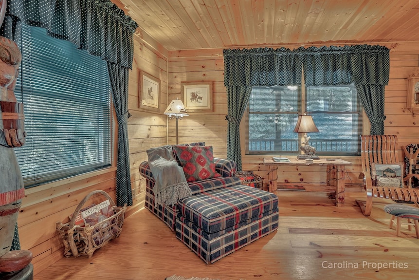 Autumn Ridge By Carolina Properties - Chimney Rock, NC