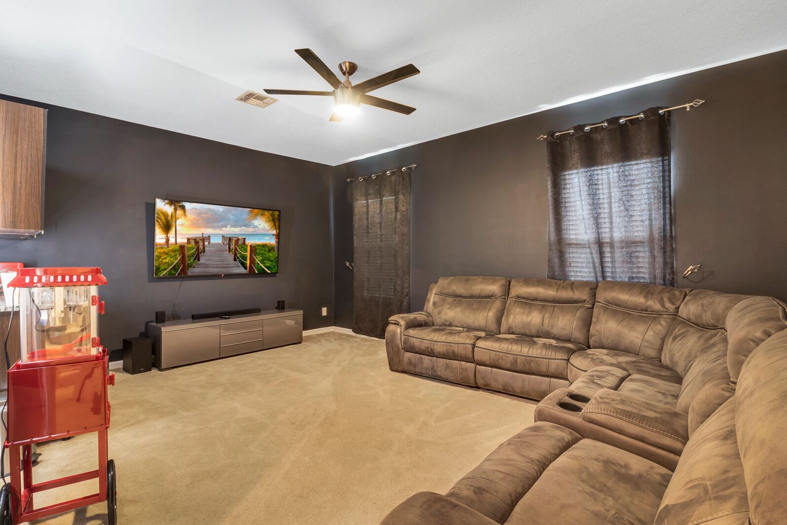 "Spacious Disney Getaway: Private Pool, Game Room, And Bbq For The Whole Family" - St. Cloud, FL