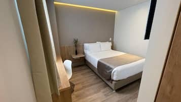 Quarto casal | Cofres nos quartos, ferros/tábuas de passar roupa, Wi-Fi de cortesia