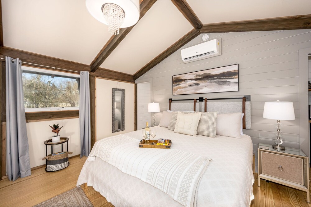 The Makenzee At Ridgeview. Asheville Rental! Luxurious Glamping! - Asheville, NC