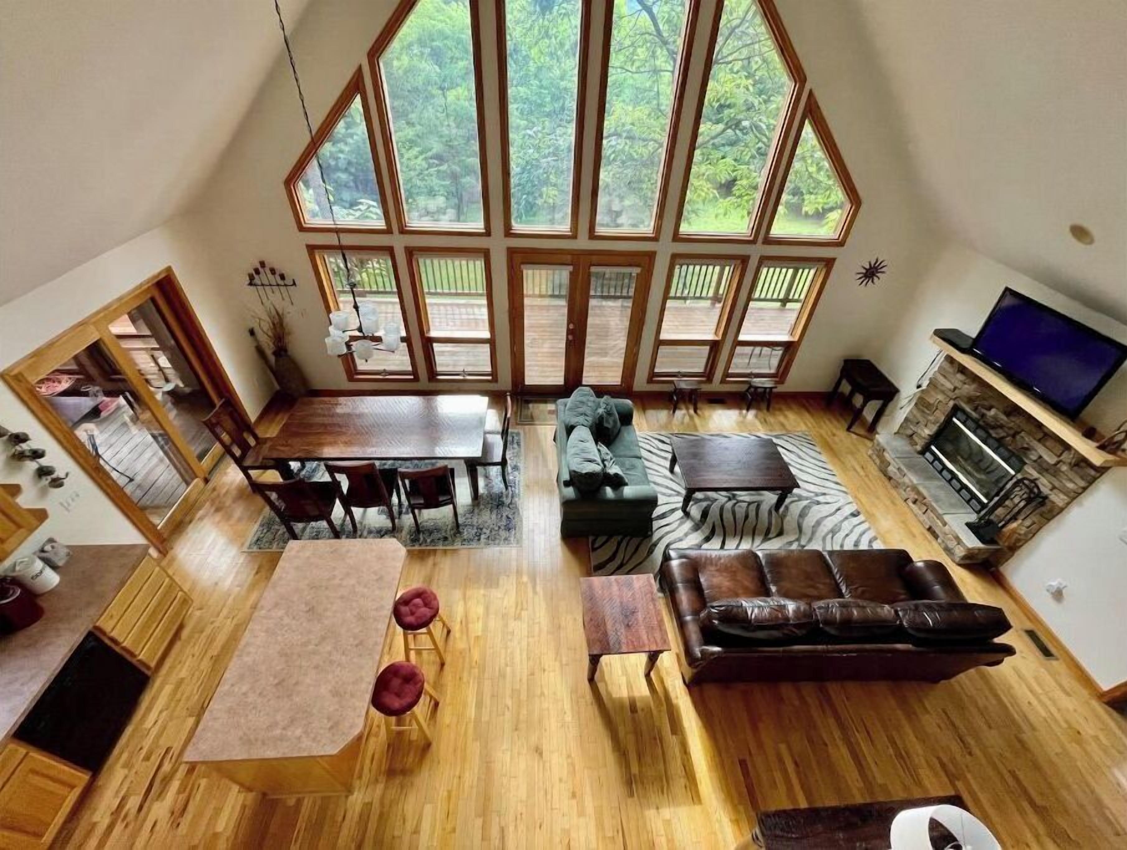Spacious Cabin Right Next To Cacapon State Park - Berkeley Springs, WV