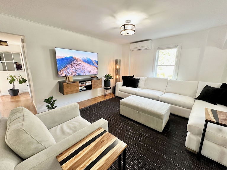 Upscale 4br Cottage Walk To Middlebury College & Town Hot Tub Pet-friendly - Middlebury, VT