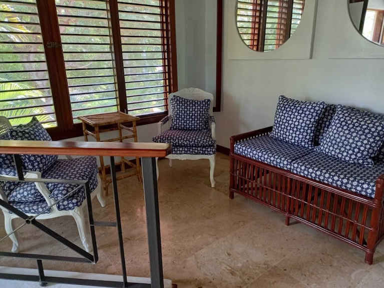 Five Bedroom House Central Location Just A Short Walk From Minitas Beach - La Romana