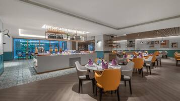 Pequeno-almoço tipo buffet diário (68 CNY por pessoa)