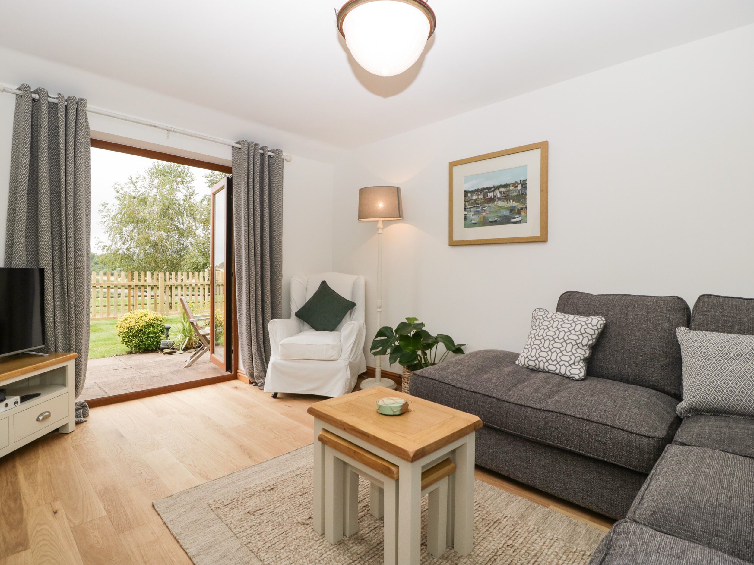 The Honey Pot, Romantic, With Hot Tub In Chepstow - Chepstow