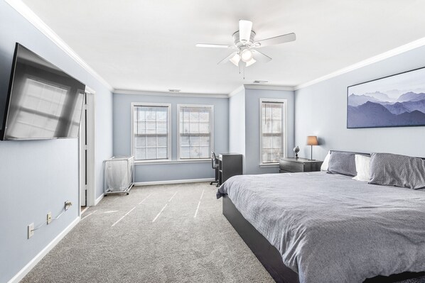 Calming Grey Townhouse with Jacuzzi Bathtub Reviews, Deals & Photos ...