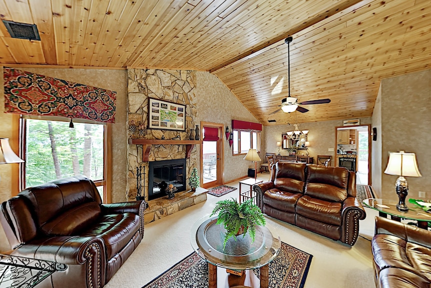 Sunset Retreat: Big Deck, Golf, Mountain, Lake Views! - Carolina del Norte