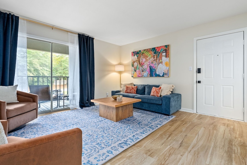 601 N Gay Street - Spacious Apartment & Patio - Auburn, AL