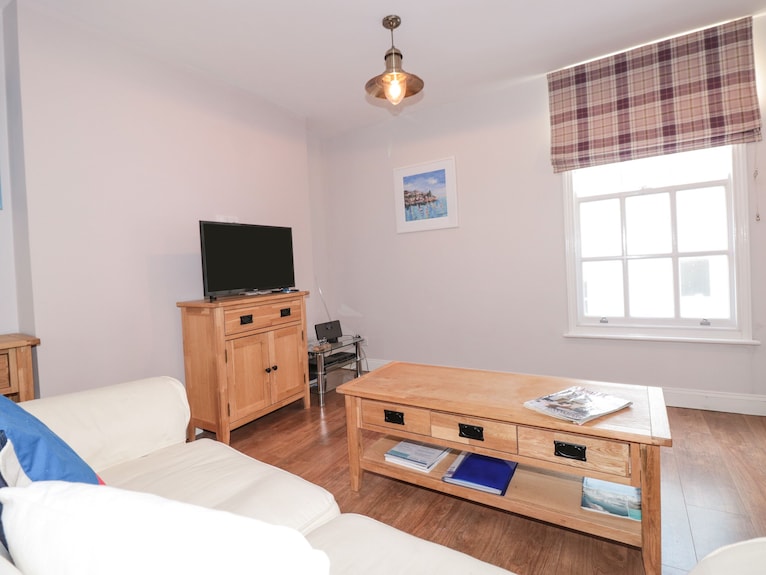 Upper 3, Family Friendly In Dartmouth - Dartmouth