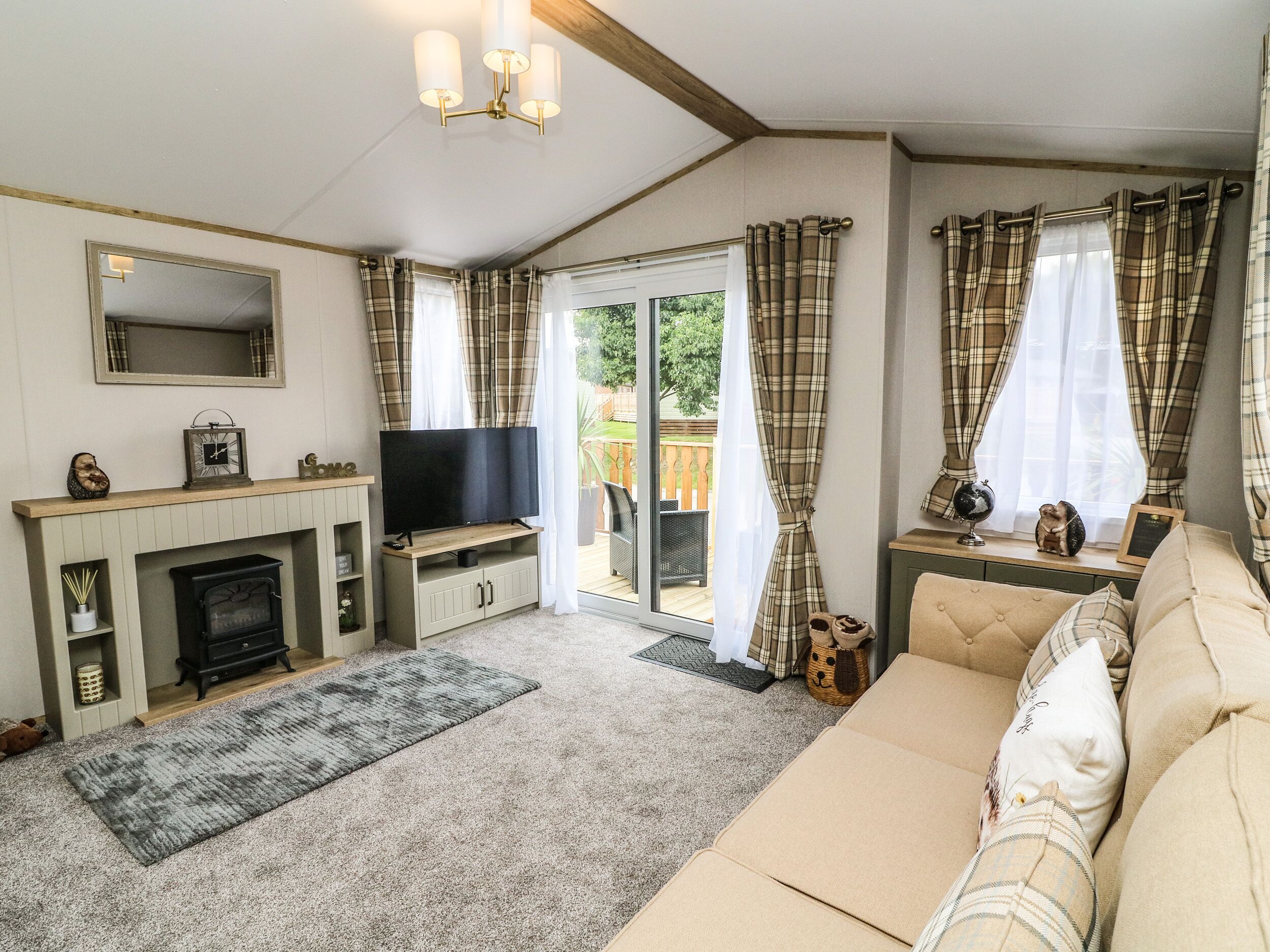 Hedgehog Lodge, Pet Friendly In South Lakeland Leisure Village - Lancashire