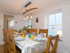 Casa de Campo | Cozinha privada | Um frigorífico, uma máquina de lavar louça, utensílios de cozinha 