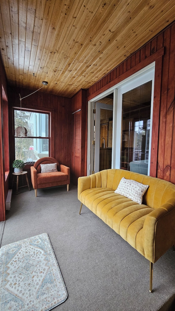 Waterfront With Panoramic View - New England