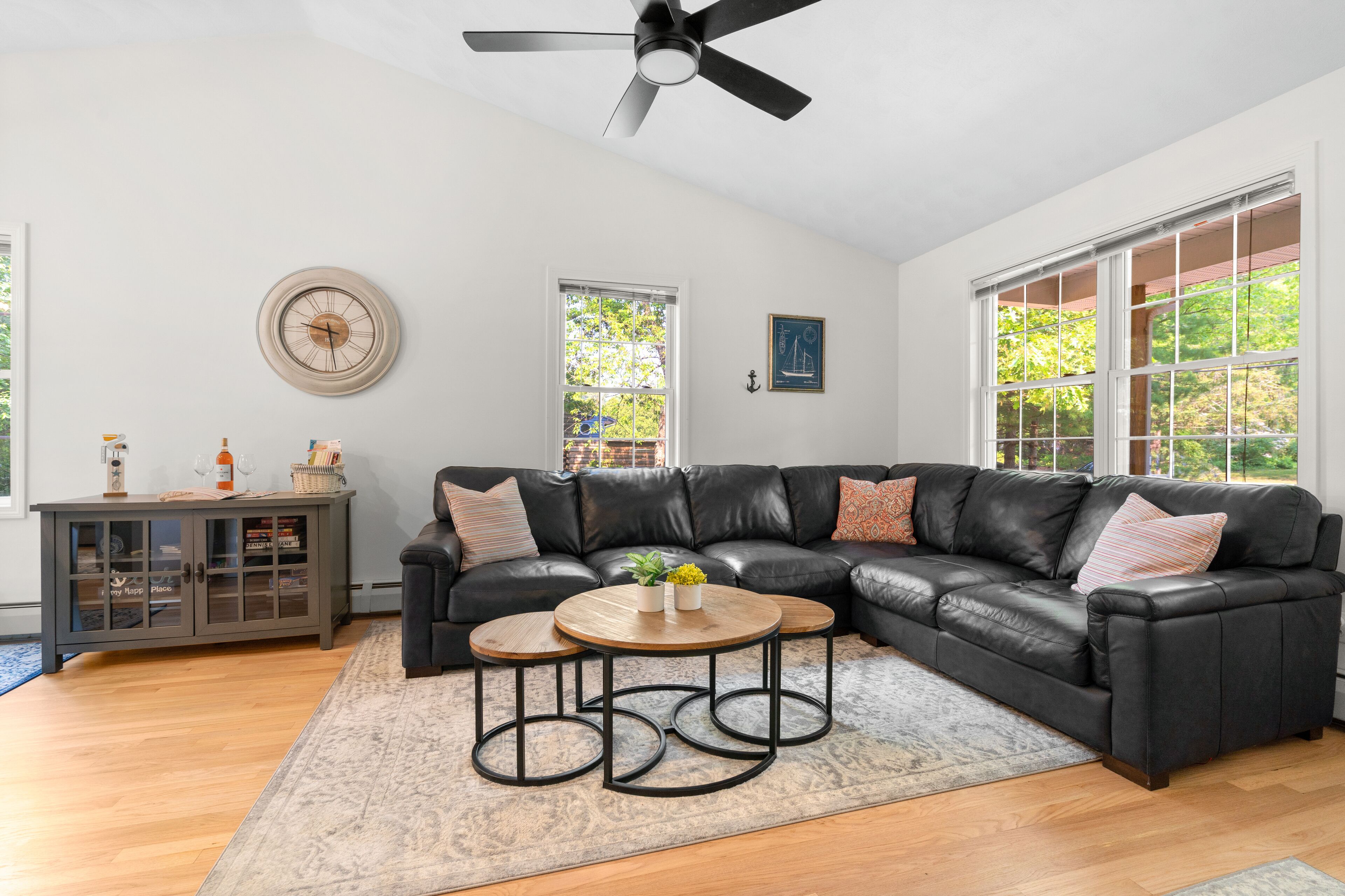 Newly Renovated Cottage 5 Minute Drive To Several Beaches. Great Location! - Charlestown, RI