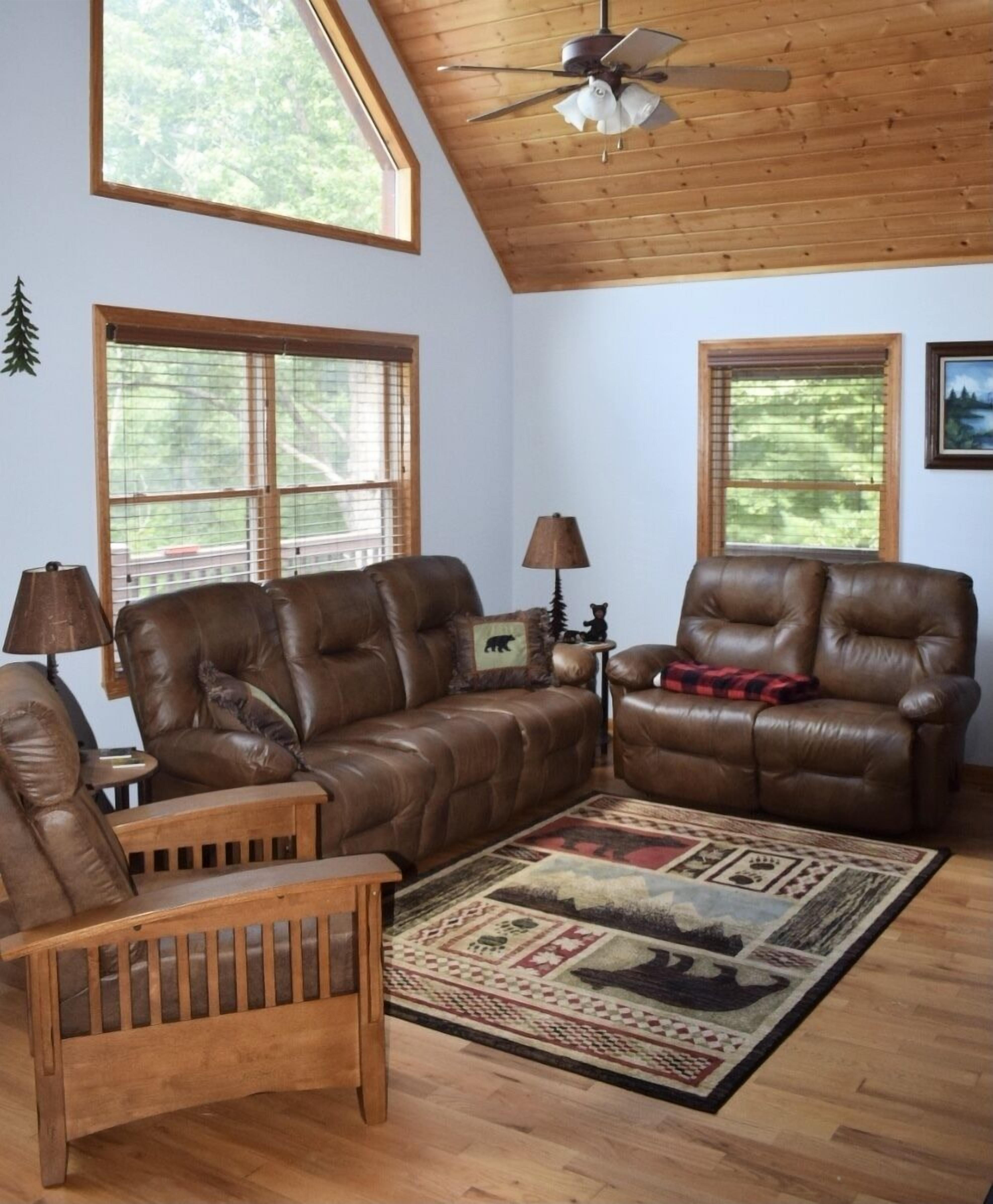 Log Cabin In A Secure Community In The Beautiful Blue Ridge Mountains. - New River State Park, Laurel Springs