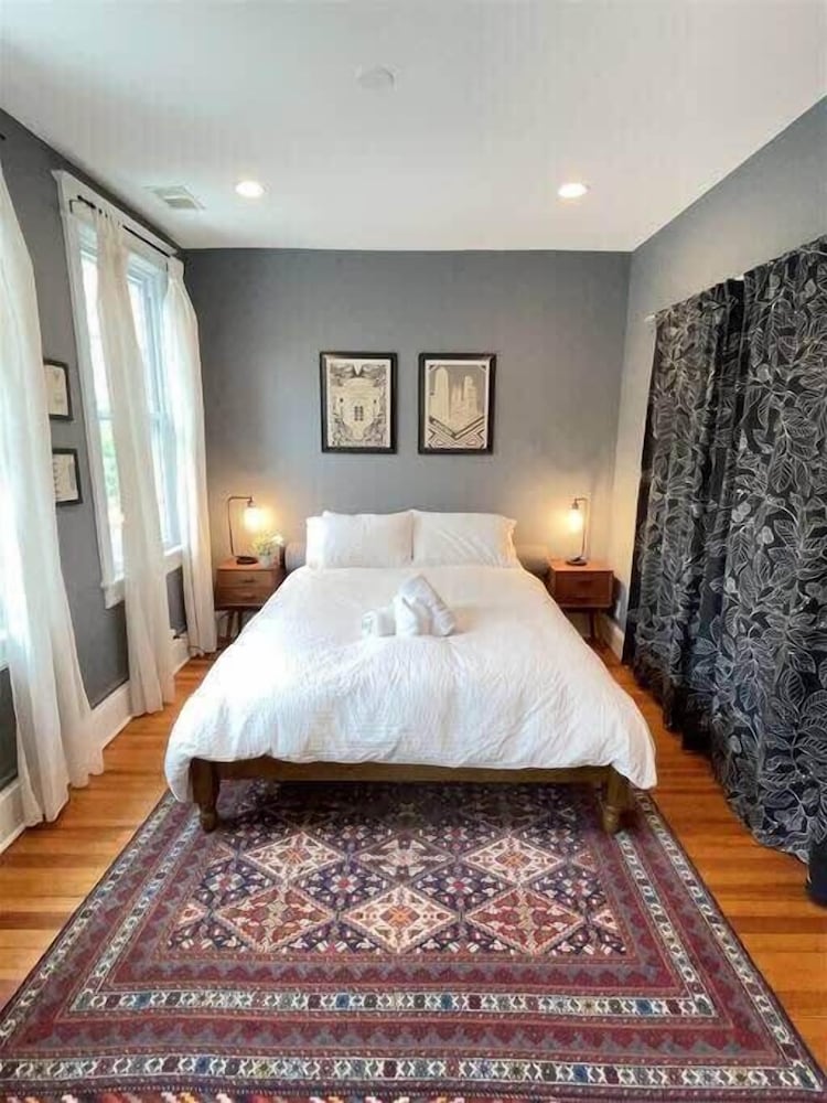 Historic Treasure ~ Adams Morgan House! - Washington, D.C.