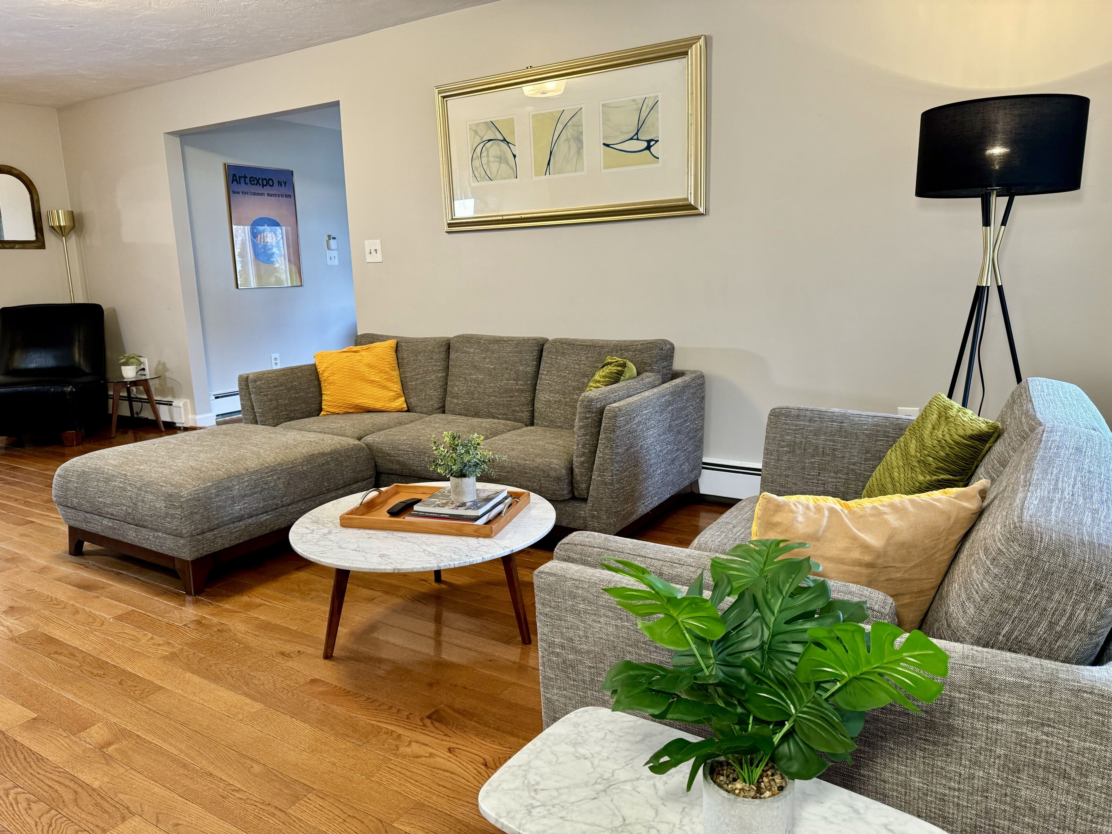 Norwood Luxe Suite-  Pet Friendly & Commuter Friendly - Massachusetts