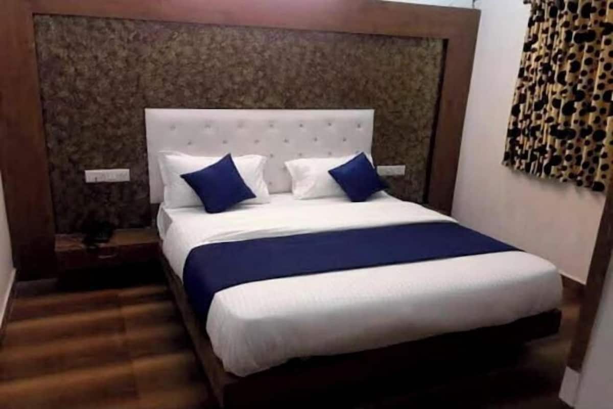 Escrivaninha, camas extras/dobráveis (sobretaxa), Wi-Fi de cortesia