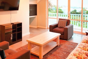 Casa Deluxe | Sala de estar | Televisor LCD de 55 polegadas com canais digitais, televisor 