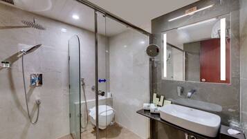 Hazel Suite | Casa de banho | Um polibã, toalhas fornecidas