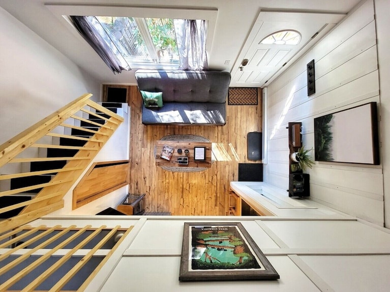 The Davis Loft - Perfect Location - Davis, WV