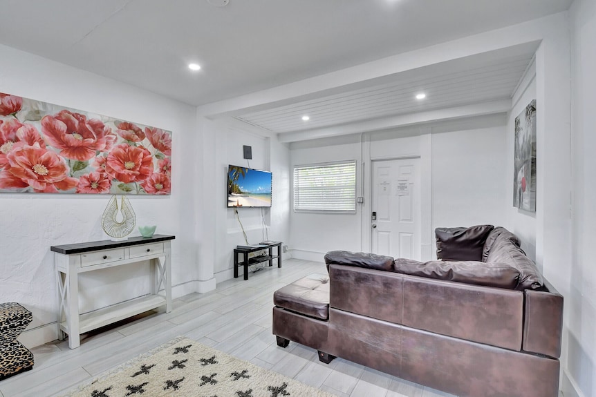 Down Town, Near Ave And Beach, Free Parking 342-3 - Delray Beach