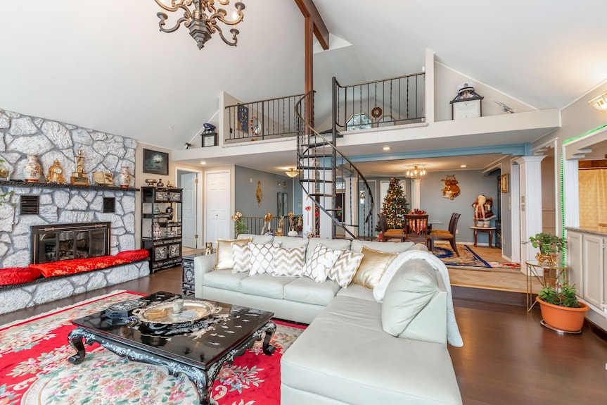 Luxury Panoramic View Home - Spokane, WA