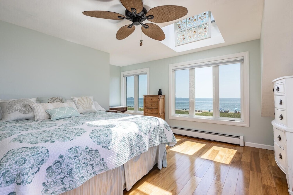 Spectacular Oceanfront Property Offering Bold Panoramic Views Of Saco Bay ! - Scarborough, ME