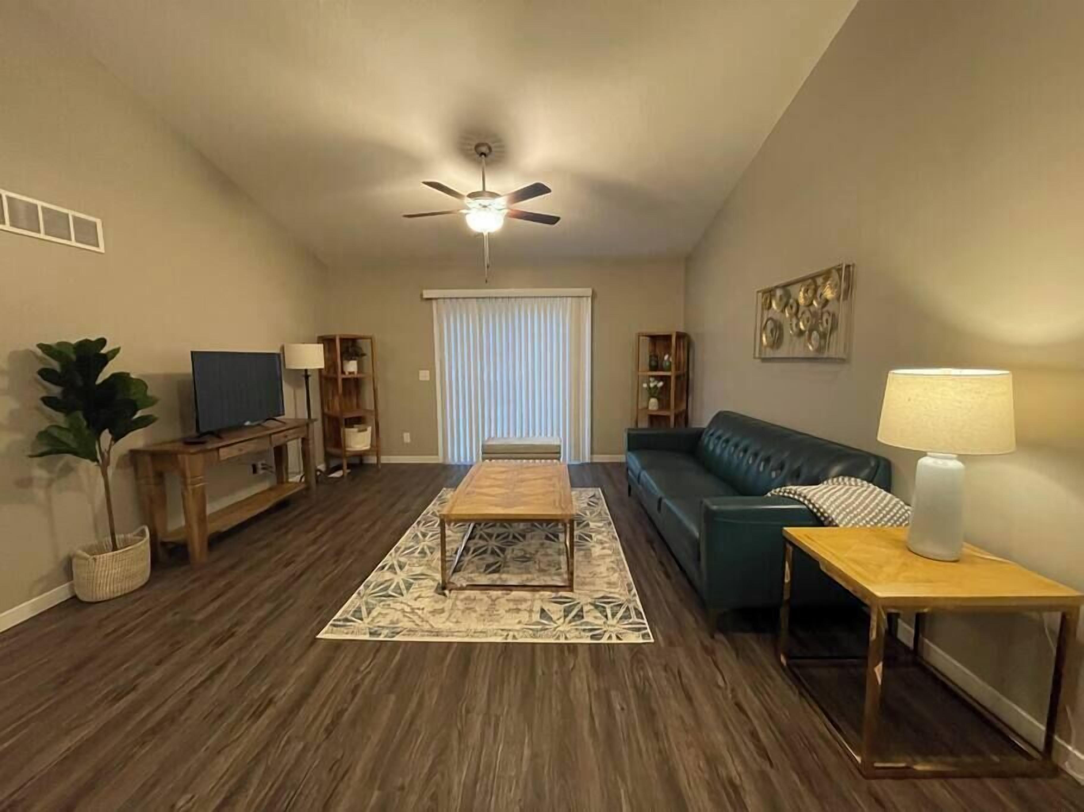 Modern & Sleek  Family Home In West Omaha - Omaha, NE